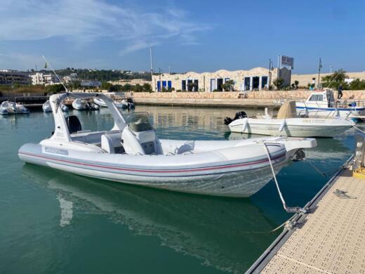 Noleggio Gommone Asso Charisma 830 (2020) - Vieste - Click&Boat