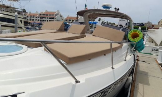 Rent Maxum 33 Motorboat (2005) in Cabo San Lucas - Click&Boat