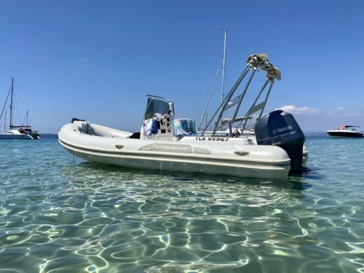 Location Semi-rigide Capelli Capelli Tempest 630 Luxe (2011) à Hyères ...