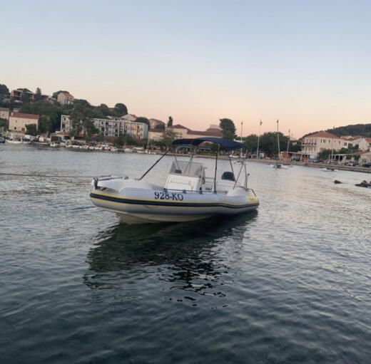 Charter Marlin 21 RIB (2004) in Lumbarda - Click&Boat