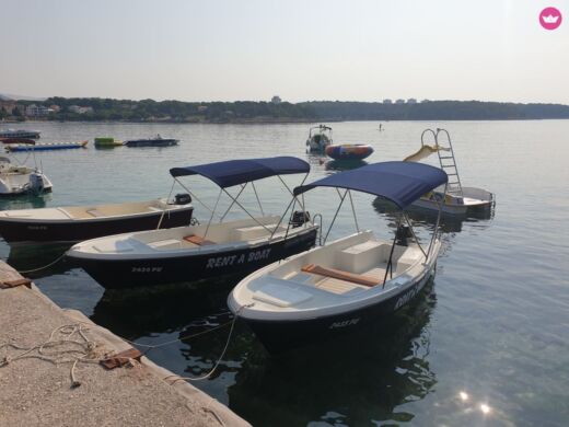 Charter Adria 500 Open Boat without licence (2020) in Pula - Click&Boat