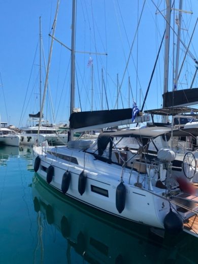 Charter Beneteau Oceanis 40.1 Sailboat (2022) in Alimos - Click&Boat