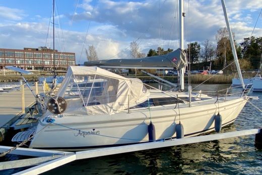 Charter Maxi Fenix 28 Sailboat (1984) in Gustavsberg - Click&Boat