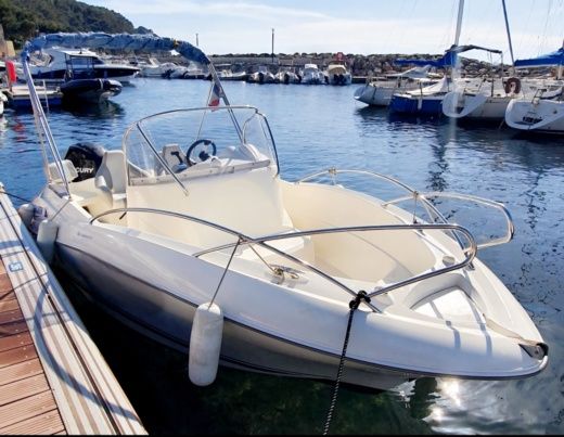 Location Bateau à moteur Quicksilver Quicksilver 550 Commander (2010) à ...