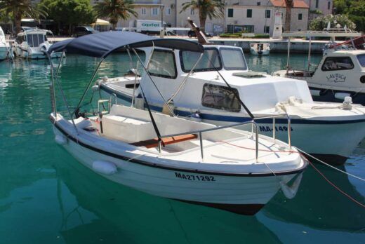 Charter Adria Adria 500 Motorboat (2024) in Makarska - Click&Boat