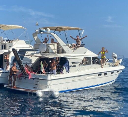 Miete Motorboot Fairline 43 Fly (1991) in Arenzano - Click&Boat