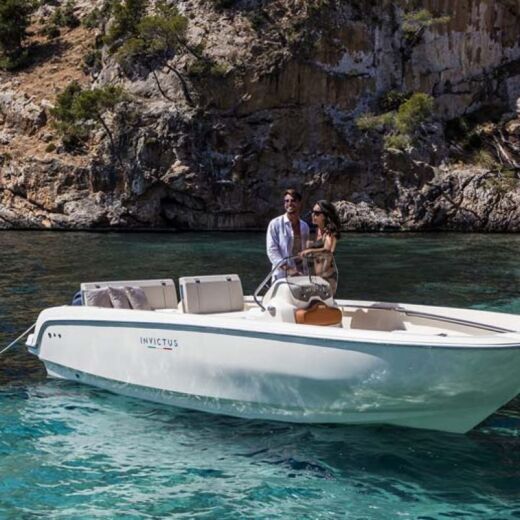 Location Bateau à moteur Invictus Invictus 190 Fx (2020) à Port Mahon ...