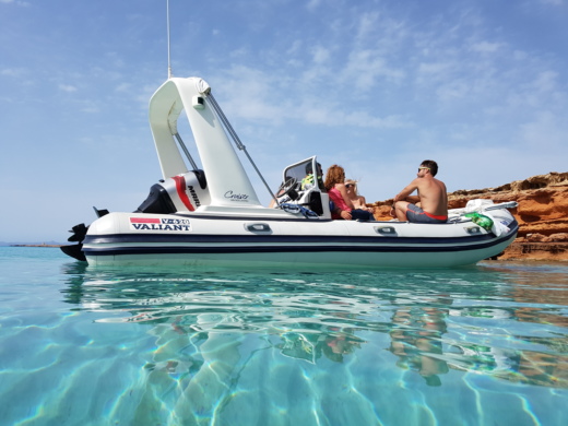 Location Semi-rigide Valiant Vanguard 620 (2016) à Altea - Click&Boat
