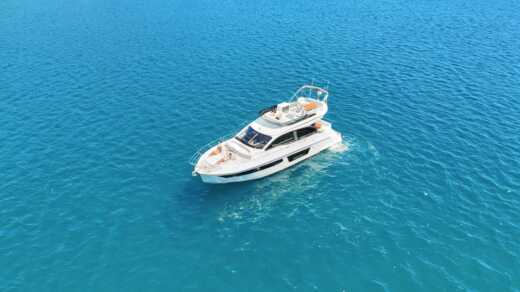 Charter Azimut 56 Fly Motor yacht (2025) in Tivat - Click&Boat