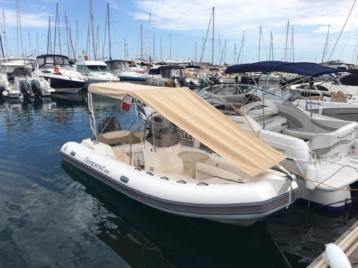 Location Semi-rigide Capelli Capelli Tempest 600 (2015) à Saint-Raphaël ...