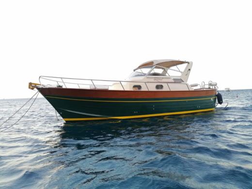 Noleggio Barca a motore Aprea Mare Aprea Mare New Line 9,50 (2017 ...