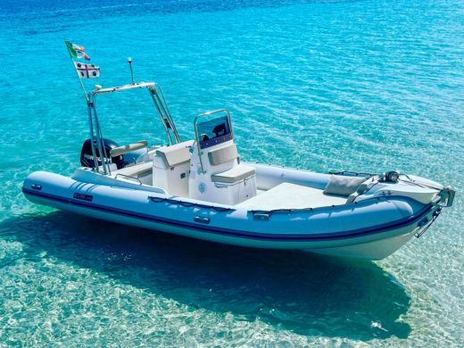Charter Mistral Vr 730 S RIB (2009) in Palau - Click&Boat