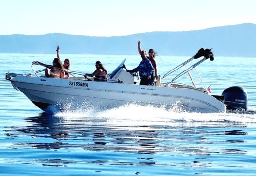 Charter Gaia 22 Open Motorboat (2023) in Makarska - Click&Boat