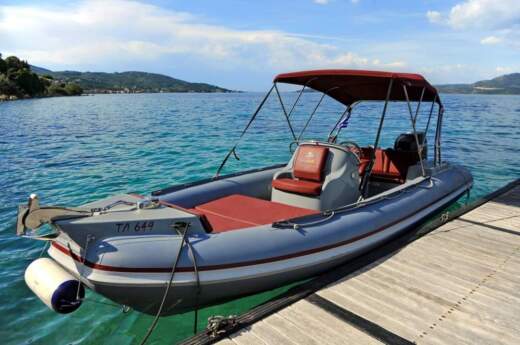 Charter Viper Bulet Grey RIB (2021) in Nikiana - Click&Boat