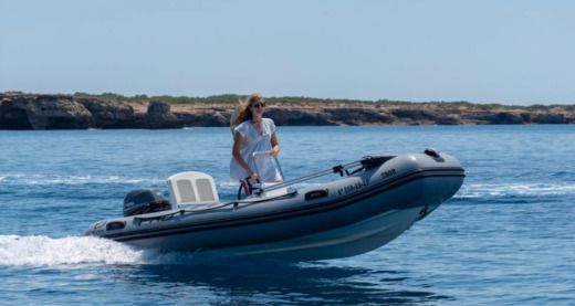 Alquiler Barco sin licencia Zodiac Zodiac Pro (2021) en Formentera ...
