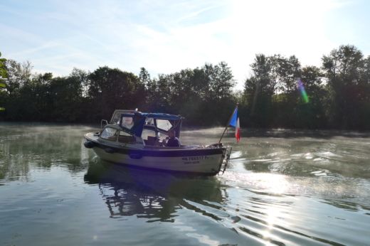 Location Bateau à moteur Saga Saga 20 (1982) à La Ferté-sous-Jouarre ...