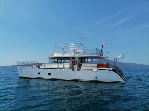Charter Customised Catamaran Party Boat/ Tourist Charter Catamaran ...