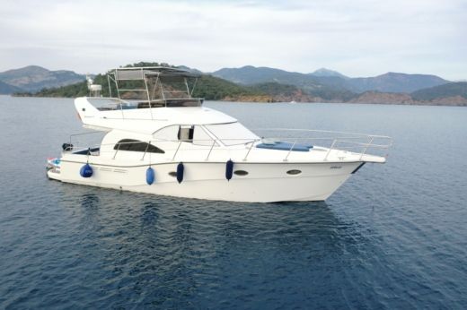 Charter Rodman 41 Motorboat (2001) in Göcek - Click&Boat