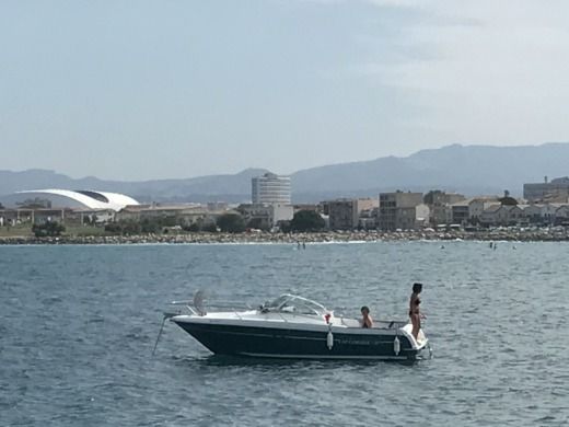 Location Bateau à moteur Jeanneau Cap Camarat 725 Wa (2002) à Marseille ...