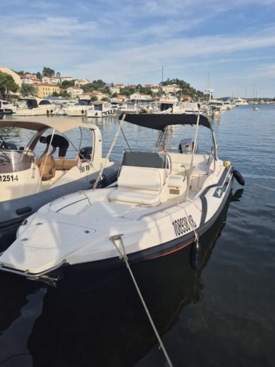 Charter Zar Formenti Zar 75 Suite Motorboat (2011) in Rab - Click&Boat