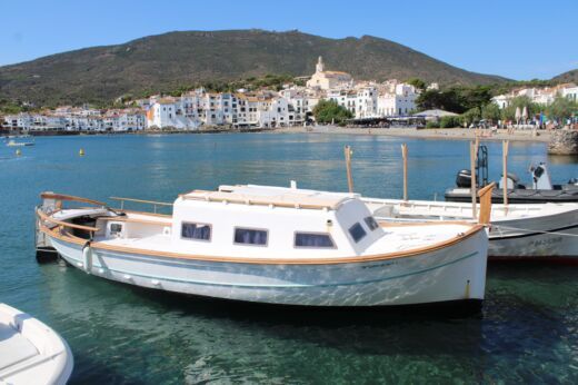 Location Bateau à moteur Costum Llaut 7,20Mts (2025) à Cadaqués - Click ...
