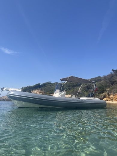 Location Semi-rigide Capelli Capelli Tempest 700 (2020) à Hyères ...