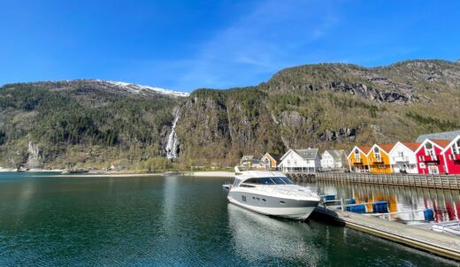Charter Princess 50 Flybridge Motorboat (2009) in Bergen - Click&Boat