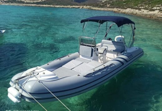 Charter Barracuda 597 Rib RIB (2012) in Kissamos Port - Click&Boat