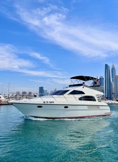 Rent Yamaha 48Ft Majesty Motor yacht (2019) in Dubai Marina - Click&Boat