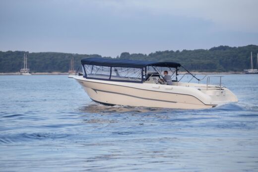 Rent Enzo 35 Motorboat (2011) in Hvar - Click&Boat