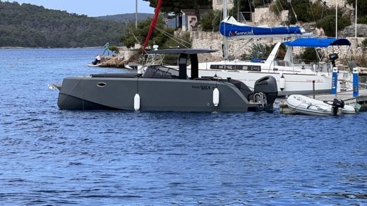 Charter Phantom Yachts Phantom 9.0 T Top Motorboat (2024) in Split ...