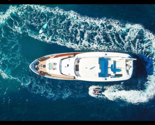 Miete Motoryacht With Jacuzzi And Sky Bar From Capri (2016) in Capri ...