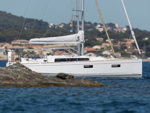 Alugar Veleiro Beneteau Oceanis 38.1 (2020) em Primošten - Click&Boat