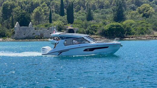 Rent Finnmaster Boats Oy Finnmaster T9 St Motorboat (2023) in Trogir ...