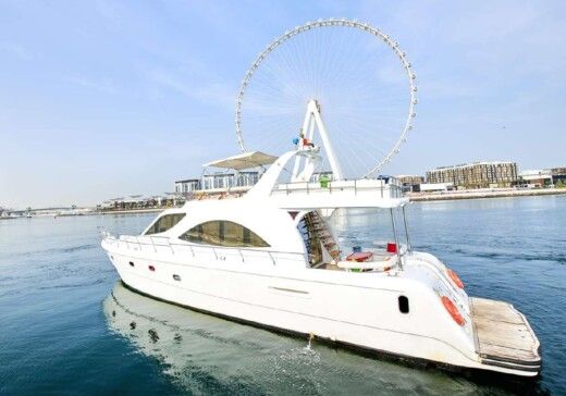 Charter 75' Luxury Mega Yacht Charter In Dubai Majesty 75 Motorboat ...