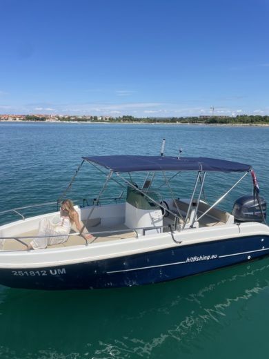 Miete Motorboot Tecnofiber Alamar 22 (2004) in Umag - Click&Boat