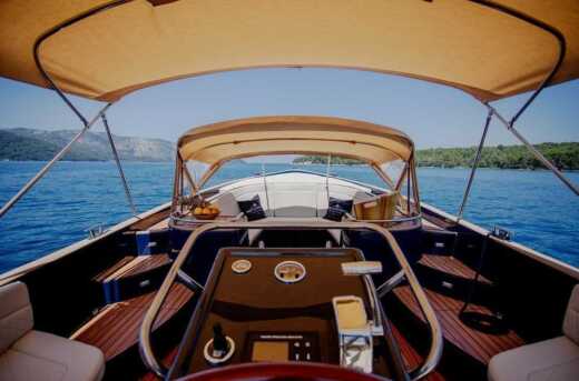 Charter Luxury Waterspoor Open 808 Motorboat (2023) in Hvar - Click&Boat
