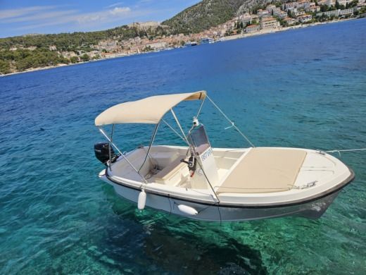 Charter Betina 500 Open Motorboat (2021) in Hvar - Click&Boat
