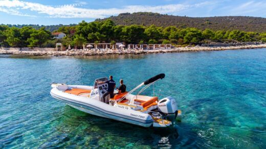 Charter Marlin 790 Fb RIB (2022) in Orebić - Click&Boat