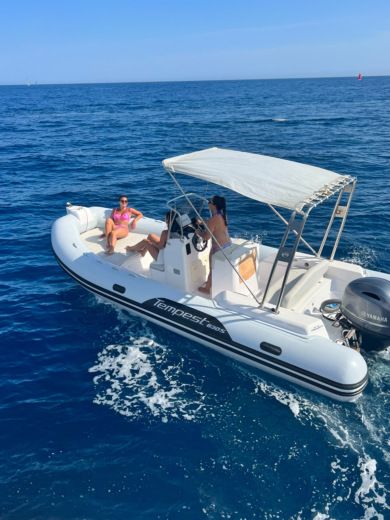 Location Semi-rigide Capelli Capelli Tempest 630 (2021) à Bandol ...