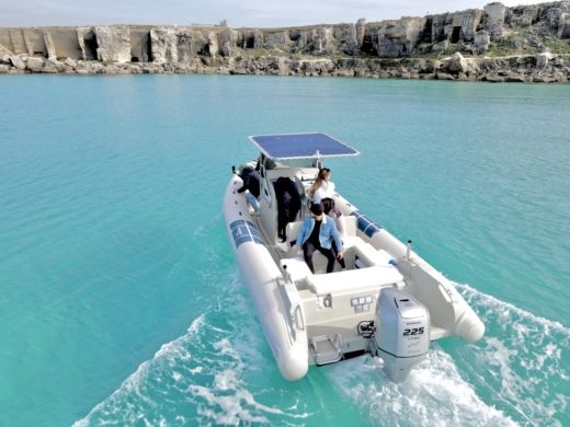 Charter Flyer Flyer 747 RIB (1999) in Trapani - Click&Boat