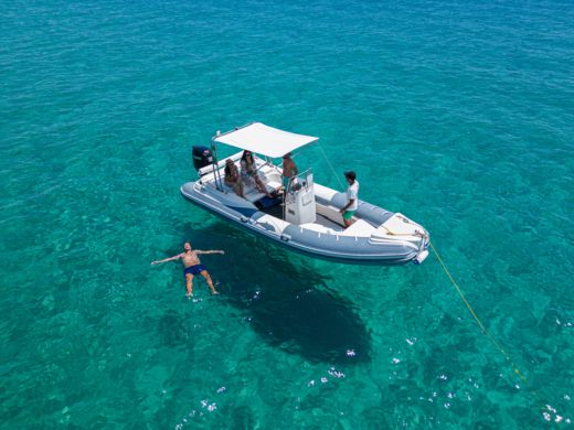 Location Semi-rigide Nuova Jolly King 675 Exclusive (2015) à Pula ...