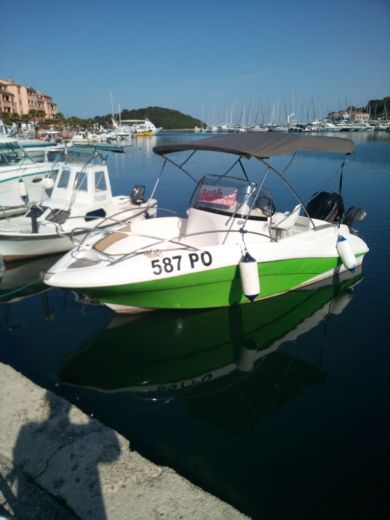 Charter Quicksilver Commander 555 Motorboat (2008) in Vrsar - Click&Boat