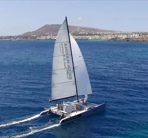 Charter F40 Lanzarote Catamaran (1994) in Playa Blanca - Click&Boat