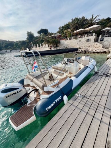 Charter Marlin 790 Pro RIB (2021) in Hvar - Click&Boat