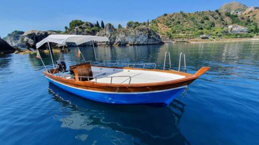 Noleggio Barca senza patente Carolina Lancia In Legno (2011) - Taormina ...