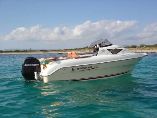 Alquiler Lancha Quicksilver 510 Cruiser (2010) en Roses - Click&Boat