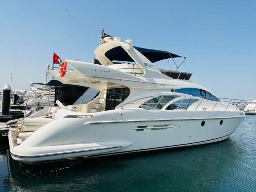 Charter Azimut 50 Flybridge Motorboat (2015) in Dubai Marina - Click&Boat